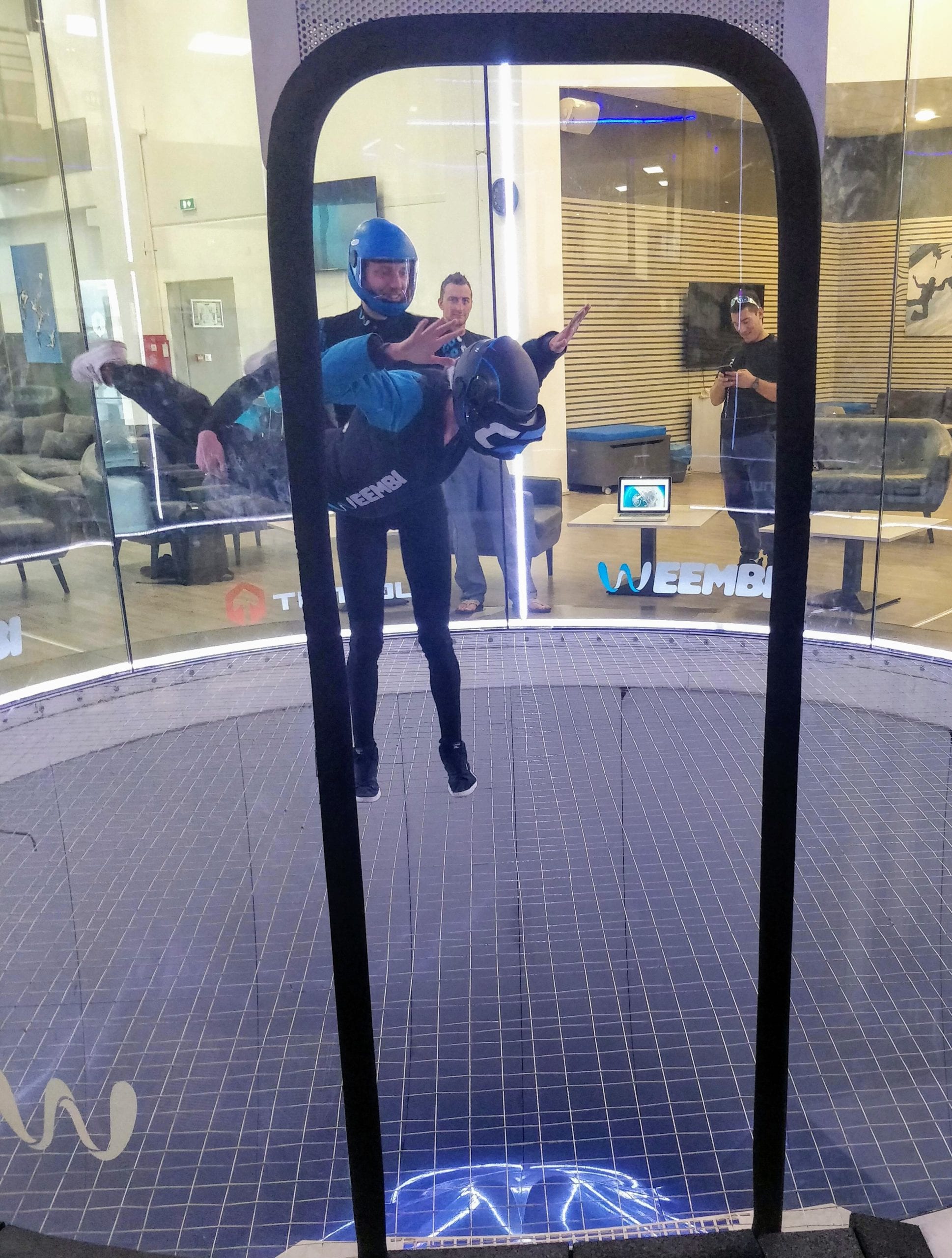 J’ai testé Weembi à Lesquin, le plus grand simulateur de chute libre au ...